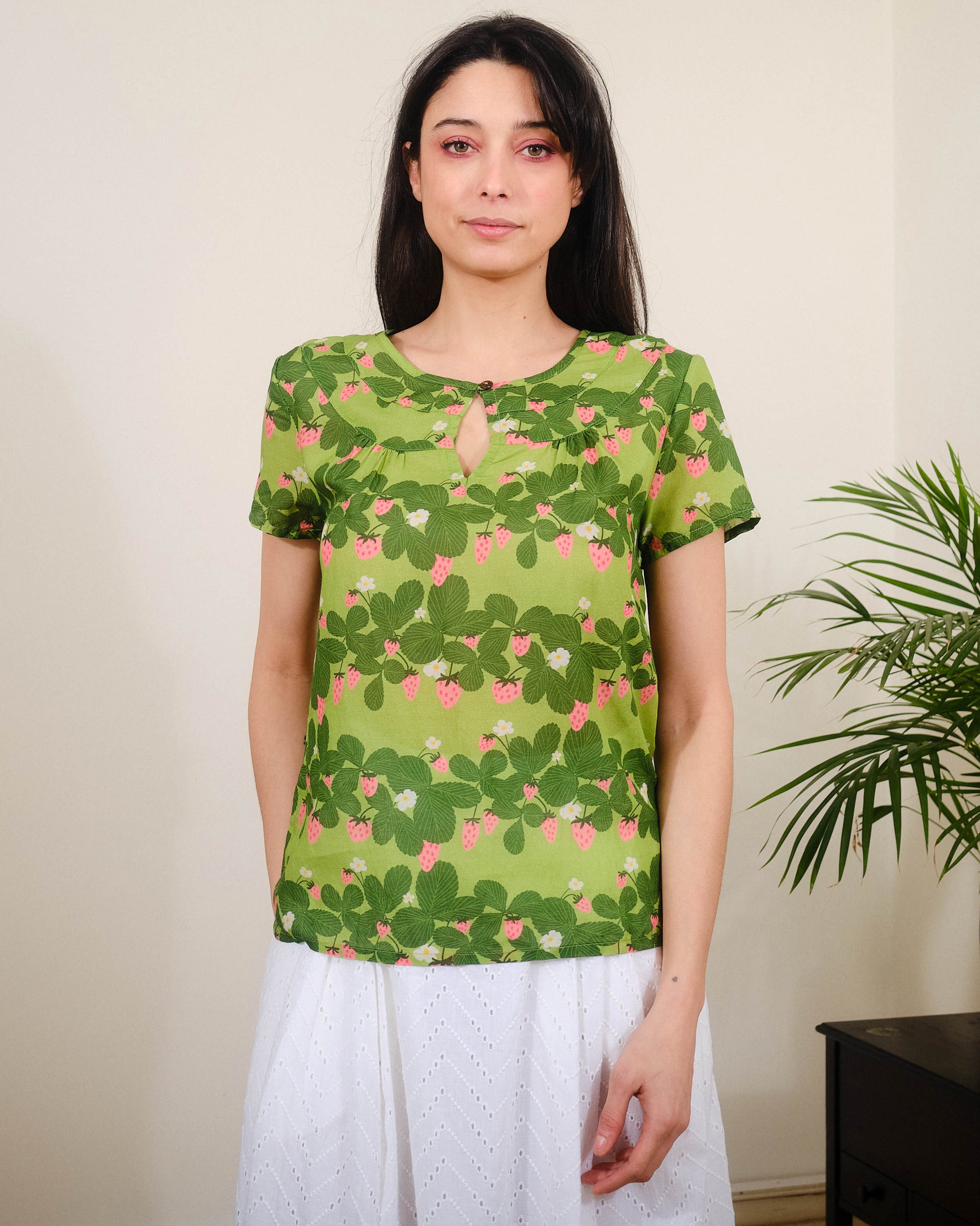 Sabrina Top in Strawberry Picking Print – Pretty Vacant